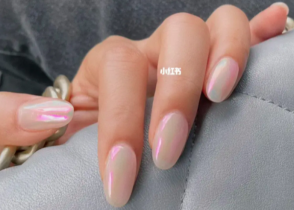 Nails that look like they’re applied with lip gloss are trending at the ...
